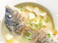 鲫鱼炖豆腐怎么炖才好吃_鲫鱼炖豆腐的家常做法