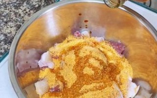 土豆粉蒸肉怎么做_蒸多久才软糯