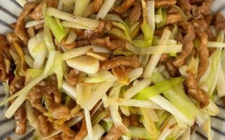 韭黄炒肉怎么炒才嫩_韭黄炒肉最正宗的做法