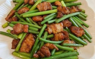 清炒蒜苔怎么炒好吃_蒜苔要不要焯水