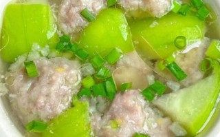 丝瓜丸子汤怎么做好吃_丝瓜丸子汤的家常做法