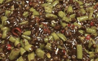 酸豇豆怎么炒好吃_酸豇豆的家常做法