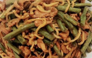 豆角蒸面条怎么做_蒸面条豆角要不要先焯水