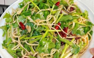 凉拌豆腐丝怎么做好吃又简单_凉拌豆腐丝需要焯水吗