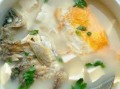 鲫鱼汤怎么炖才白_鲫鱼汤的家常做法大全