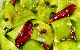炒莴笋片怎么做好吃_莴笋片炒多久才脆