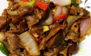 鸡胗怎么炒又嫩好吃_鸡胗去腥焯水技巧