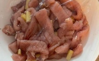 干炸里脊面糊怎么做_干炸里脊用什么粉更酥脆