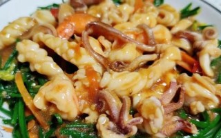 韭菜炒鱿鱼怎么炒好吃_韭菜炒鱿鱼的家常做法