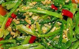 蒜蓉油麦菜怎么做_蒜蓉油麦菜焯水多久