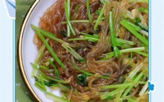 芹菜炒粉条怎么做不坨不粘锅_芹菜炒粉条焯水还是直接炒