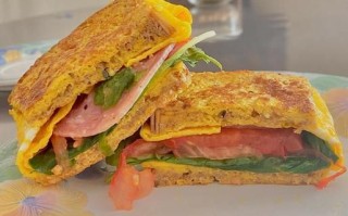 煎蛋三明治怎么做_煎蛋三明治热量高吗