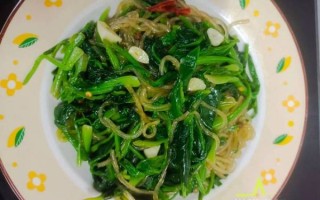 菠菜炖粉条怎么做_菠菜炖粉条的家常做法