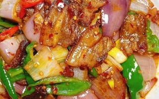 洋葱回锅肉怎么做_回锅肉用洋葱还是青椒