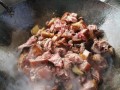 炖狗肉怎么做好吃_炖狗肉最正宗的做法