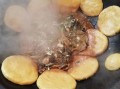 鱼锅饼子怎么做_东北铁锅鱼贴饼子做法