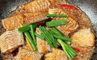 烧带鱼怎么做_带鱼怎么烧不腥