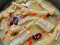 鸡脚汤放什么材料_鸡脚汤怎么煲才浓稠