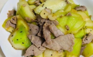西瓜皮炒肉丝怎么做_西瓜皮炒肉丝好吃吗