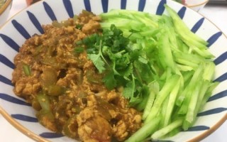 鸡蛋炸酱面怎么炸酱_鸡蛋炸酱面炸酱技巧