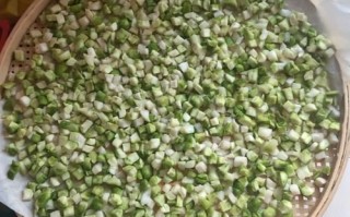 如何在家腌制榨菜_自制榨菜的做法步骤