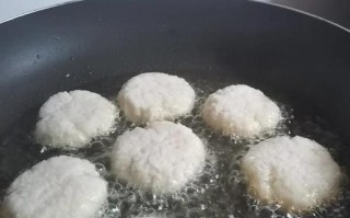 藕饼怎么做好吃_家常藕饼的做法步骤