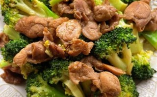 西兰花炒肉怎么炒好吃_西兰花炒肉用焯水吗