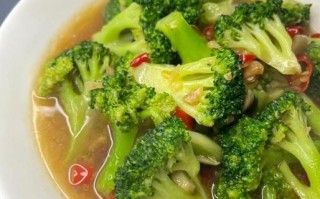 素炒西兰花怎么炒才脆_素炒西兰花焯水几分钟