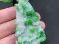 翡翠白菜吊坠的寓意是什么_佩戴翡翠白菜吊坠有什么讲究