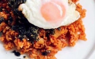 韩国泡菜怎么炒好吃_泡菜炒饭的秘诀