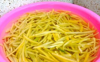 柚子皮糖怎么做_柚子皮糖苦不苦