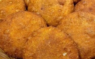 老式糯米油炸糕的做法大全_怎样炸出空心鼓包