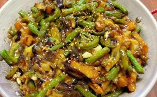 茄子土豆炖豆角怎么做_茄子土豆炖豆角用不用焯水