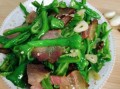 青椒炒腊肉怎么炒好吃_腊肉先煮还是先蒸
