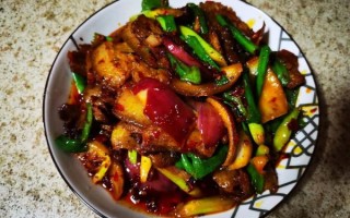 回锅肉怎么炒才正宗_川味回锅肉做法视频