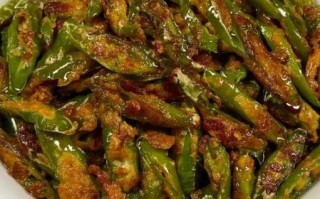 辣椒焖子怎么做_家常辣椒焖子做法