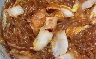 东北猪肉炖粉条怎么做_正宗做法需要焯水吗