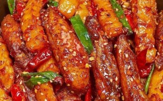 红烧鸡翅炖土豆怎么做_红烧鸡翅炖土豆的家常做法