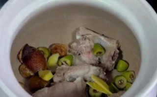 嗓子疼吃什么好的最快最有效_喉咙痛快速缓解方法