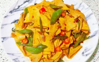 尖椒豆皮怎么炒好吃_尖椒豆皮的家常做法