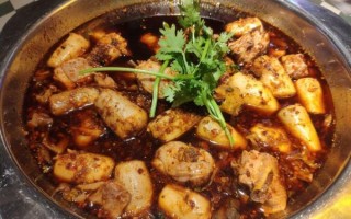 四川芋儿鸡怎么做_芋儿鸡最正宗的做法