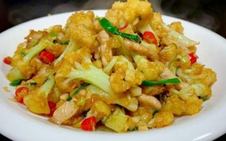 豆瓣酱炒菜花怎么做_豆瓣酱炒菜花用焯水吗