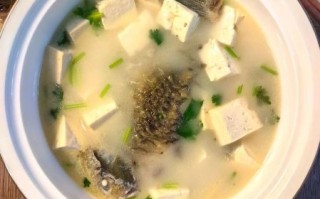 鲫鱼汤怎么炖好喝又白_鲫鱼汤最好吃的做法