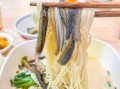 镇江锅盖面正宗做法_锅盖面为什么用锅盖煮
