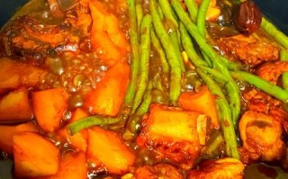 土豆清炖排骨怎么做_土豆炖排骨要焯水吗