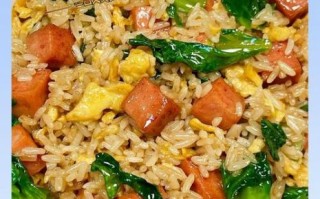 鸡蛋炒米饭怎么做_鸡蛋炒米饭怎么不粘锅