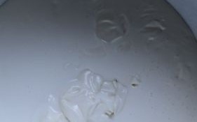 淡奶油变质后还能吃吗_淡奶油变质图片怎么看