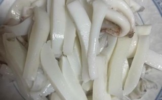 鲜墨鱼怎么清洗_鲜墨鱼最简单的做法