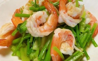 芹菜炒虾仁怎么炒好吃又嫩_虾仁不老的秘诀