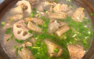 清炖排骨藕怎么做_排骨藕汤去腥技巧